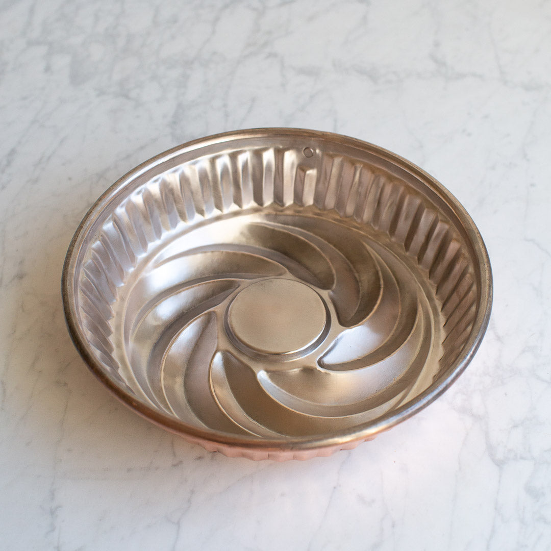 HAND FORGED COPPER CAKE MOULD III – Ellei Home